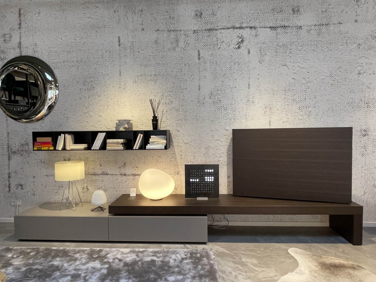 Porro MODERN TV-Modul mit TV Paneel und SIDEWALL | Designermöbel Oberursel